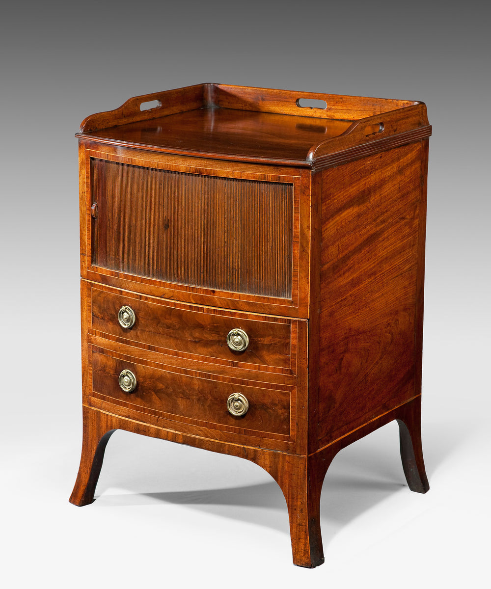 An Elegant Sheraton Period Bowfronted Commode – Reindeer Antiques